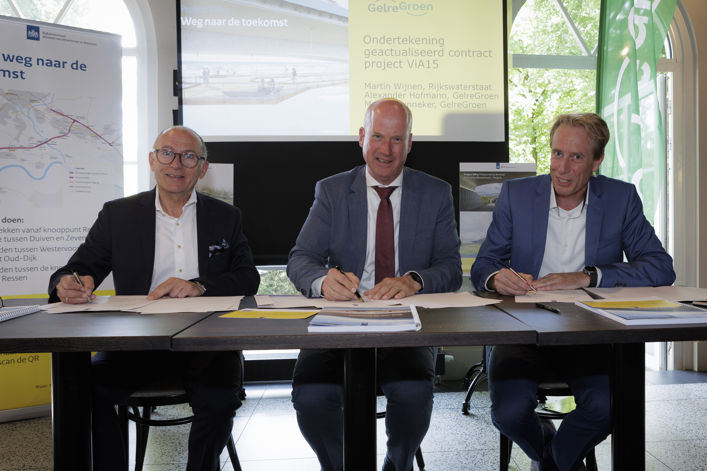 Rijkswaterstaat and GelreGroen sign contract for ViA15 project | Van Oord