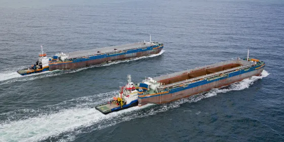 Hopper barge and pushbuster | Van Oord