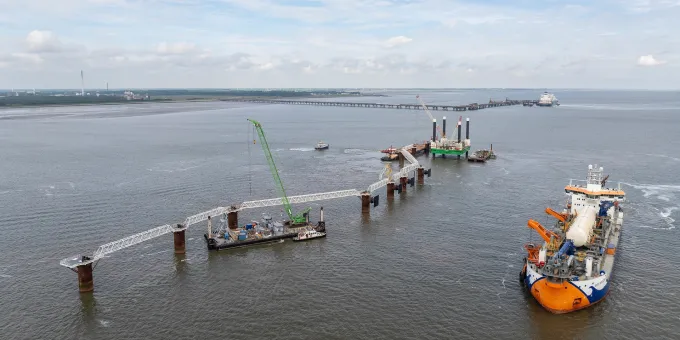 Van Oord completes FSRU jetty at Wilhelmshaven in Germany | Van Oord
