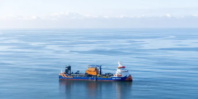 Flexible fallpipe vessel | Van Oord