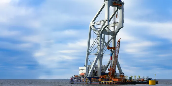 Heavy lift installation vessel Svanen installs first monopile at Baltic ...