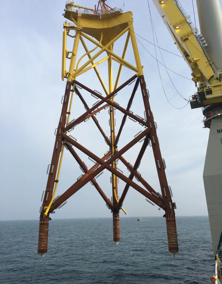 Jackets installation campaigns at East Anglia ONE wind farm | Van Oord